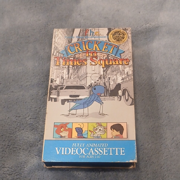 Media | Cricket In Times Square Vhs | Poshmark